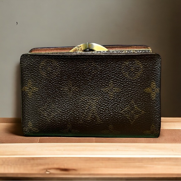 Louis Vuitton | Bags | Host Pick Louis Vuitton Monogram Kisslock Wallet ...